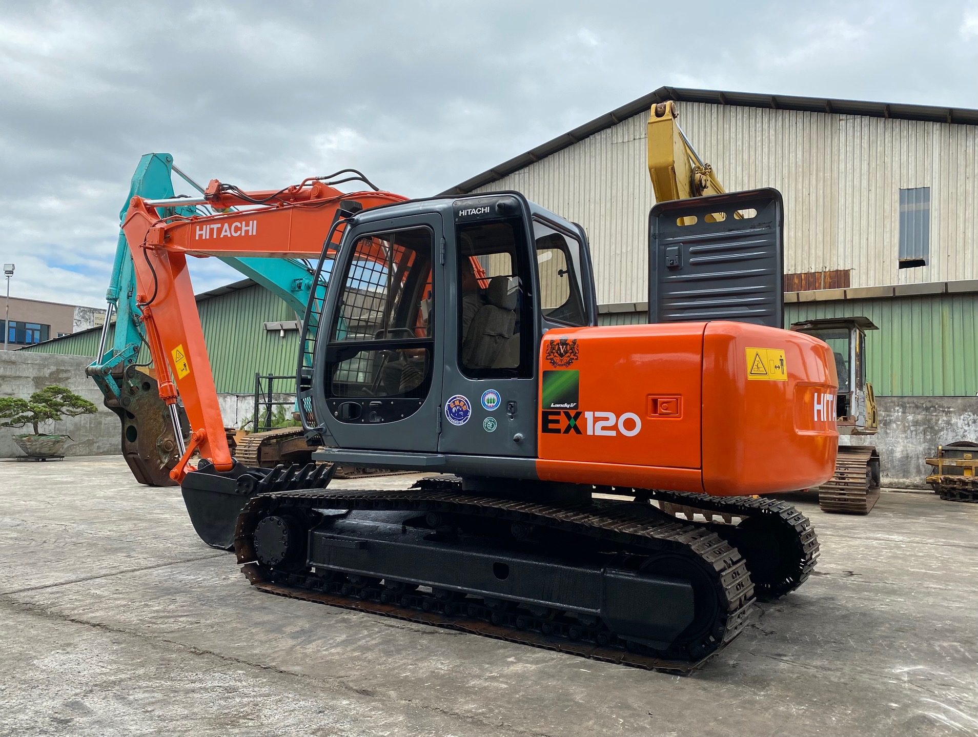 Reconditioned Excavator, HITACHI EX120-5, 12ton - Malaysia