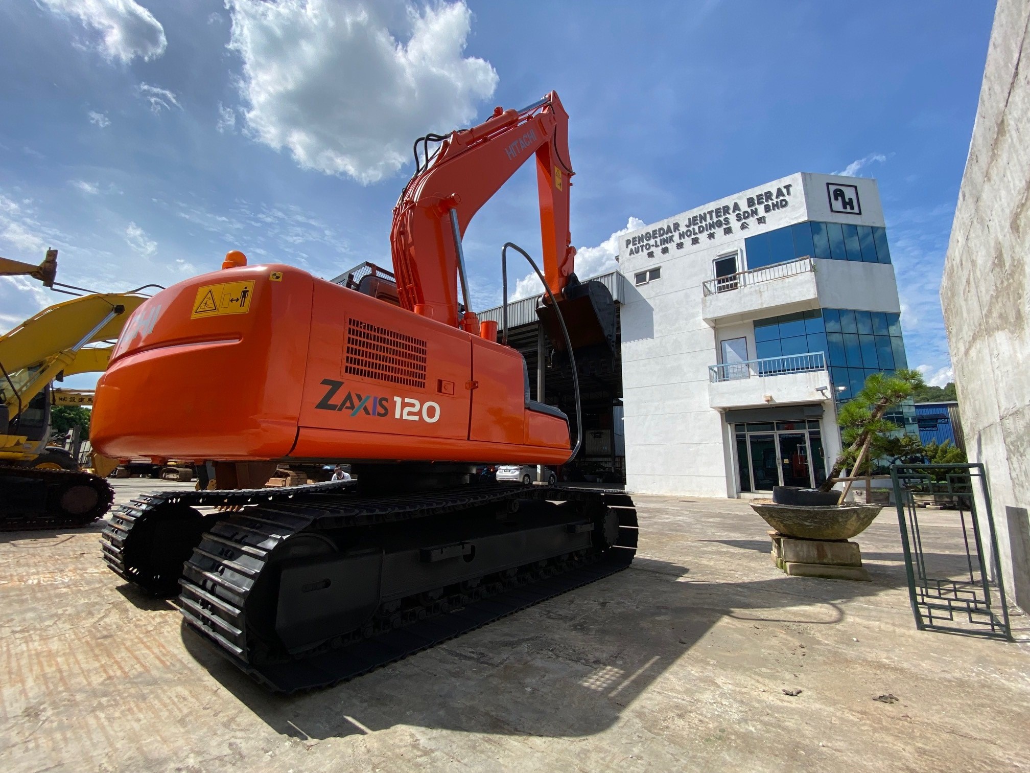 Reconditioned Excavator, HITACHI ZX120-1, 12ton - Malaysia