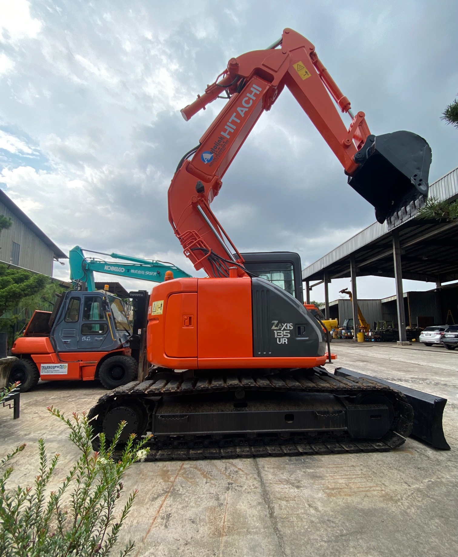 HITACHI ZX135UR-1 | ZX135UR-1